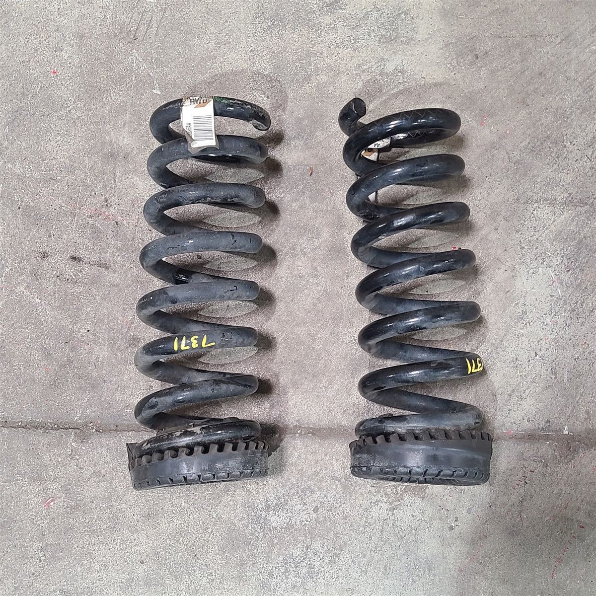 11-22 Dodge Challenger SRT8 Rear Suspension Coil Springs Spring Set Aa ...