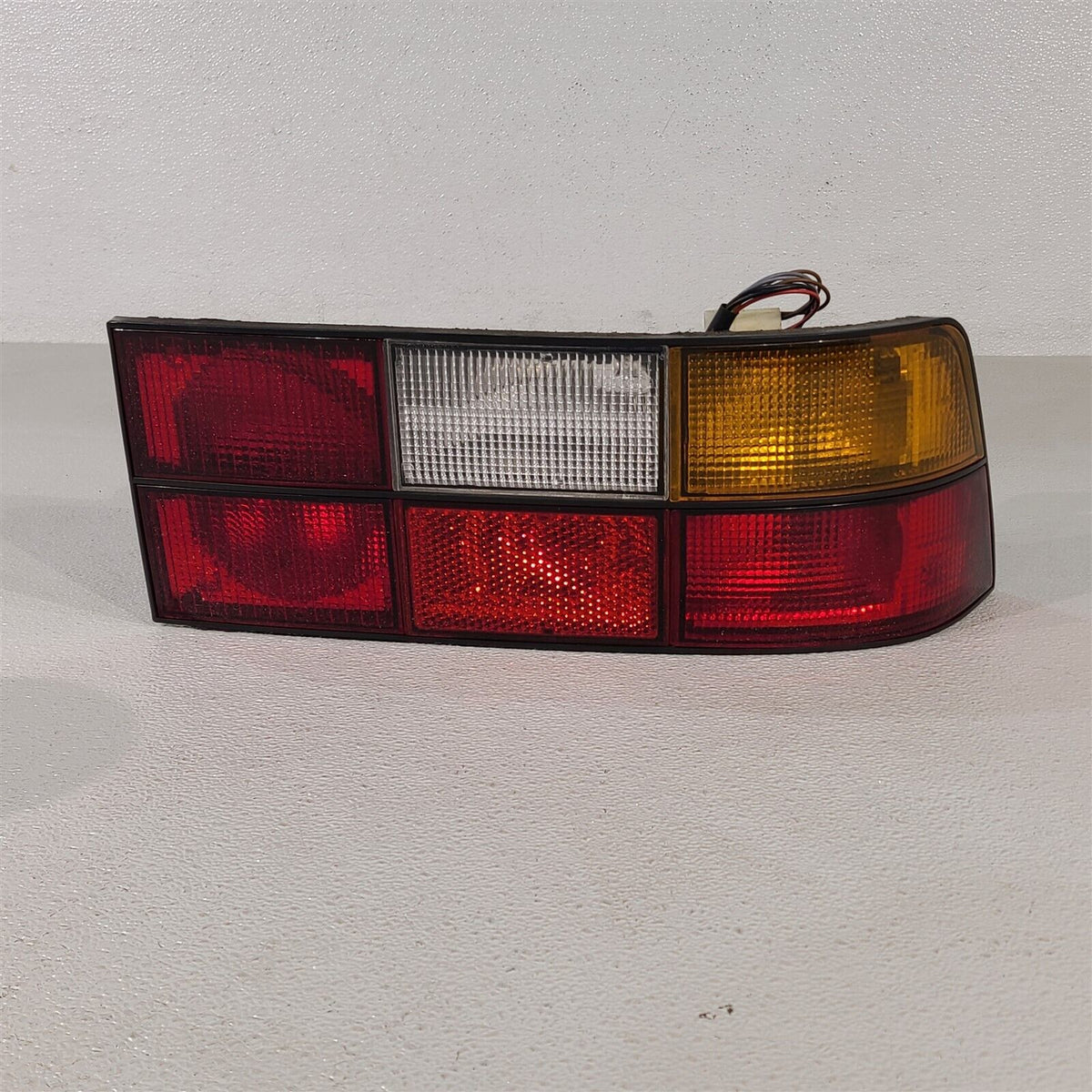 83-91 Porsche 944 Tail Light RH Passenger Oem Aa7294 — AESCORVETTEPARTS