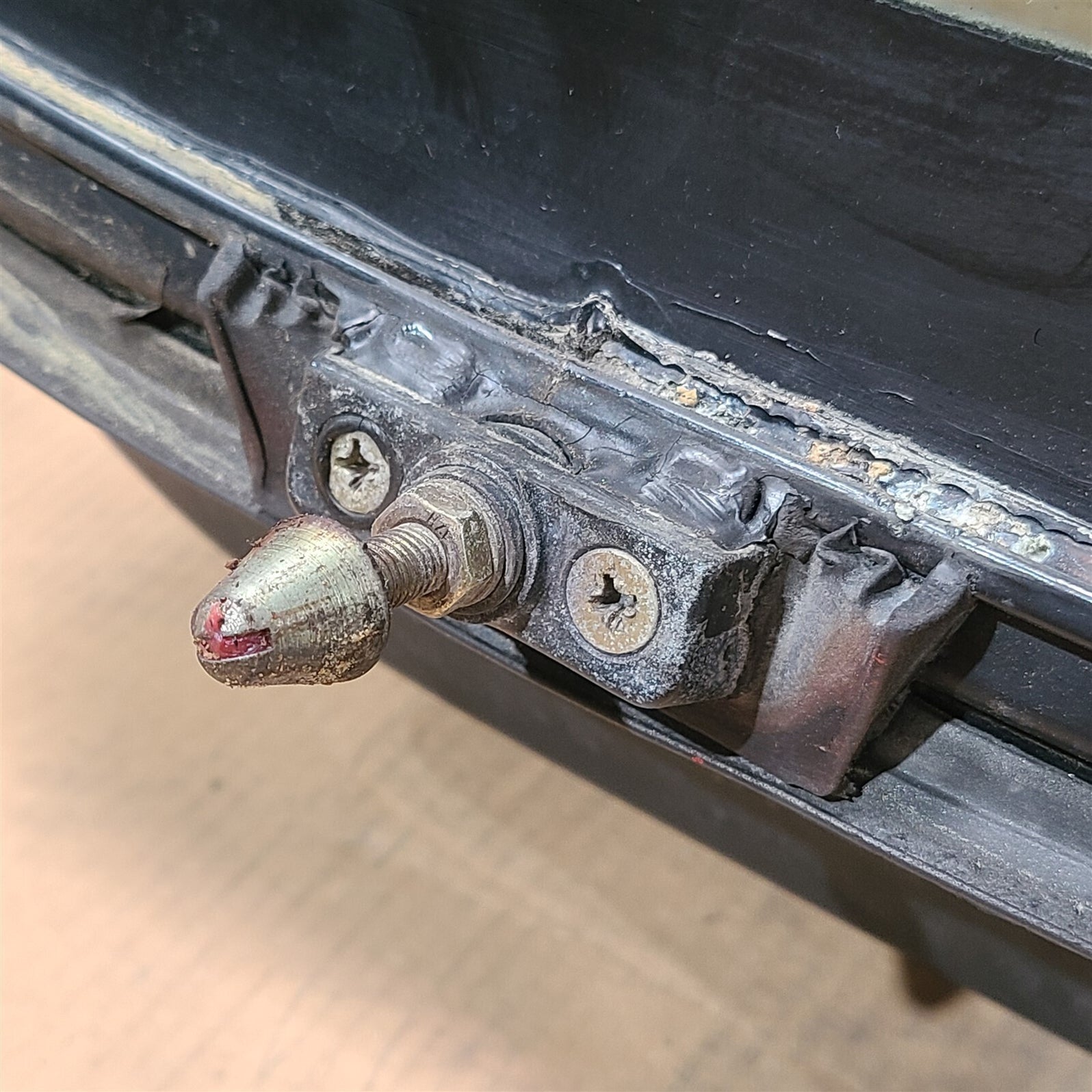 1983 Porsche 944 Rear Hatch Trunk Window Glass AA7222 — AESCORVETTEPARTS