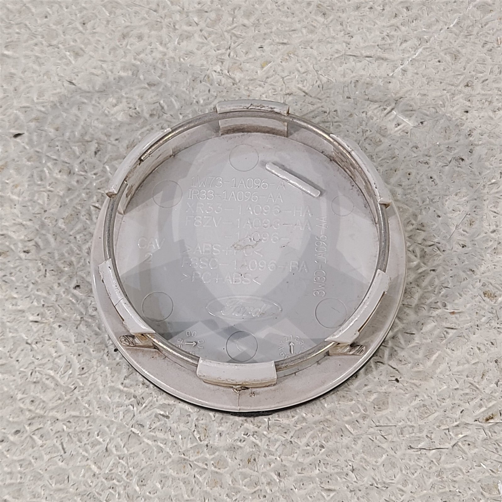 99-04 Ford Mustang Tri Bar Pony Wheel Center Caps Set (3) Oem Aa7386 ...