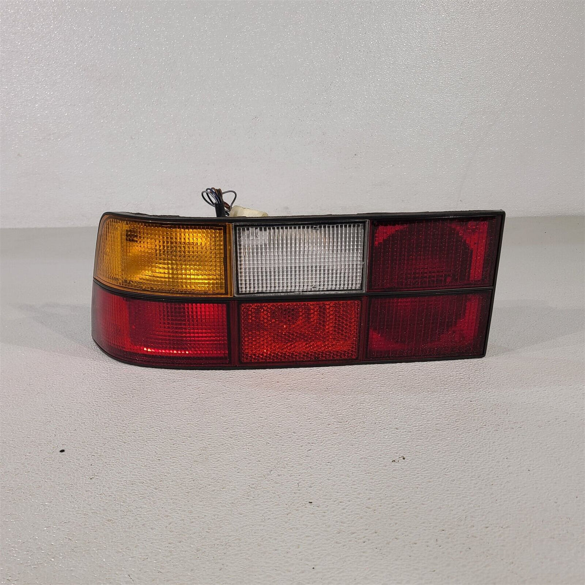 83-91 Porsche 944 Tail Light LH Driver Oem Aa7294 — AESCORVETTEPARTS