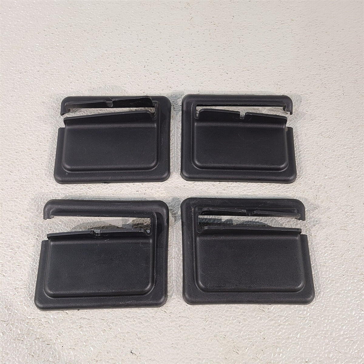 99-04 Mustang Seat Track Covers Lh Rh Aa7257 — AESCORVETTEPARTS
