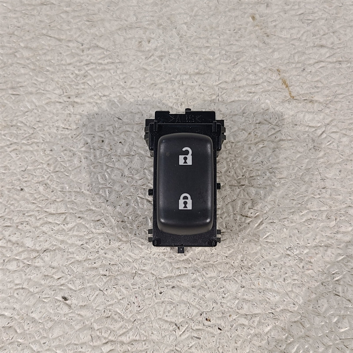 05-13 Corvette C6 Door Lock Unlock Switch Aa7411 — AESCORVETTEPARTS
