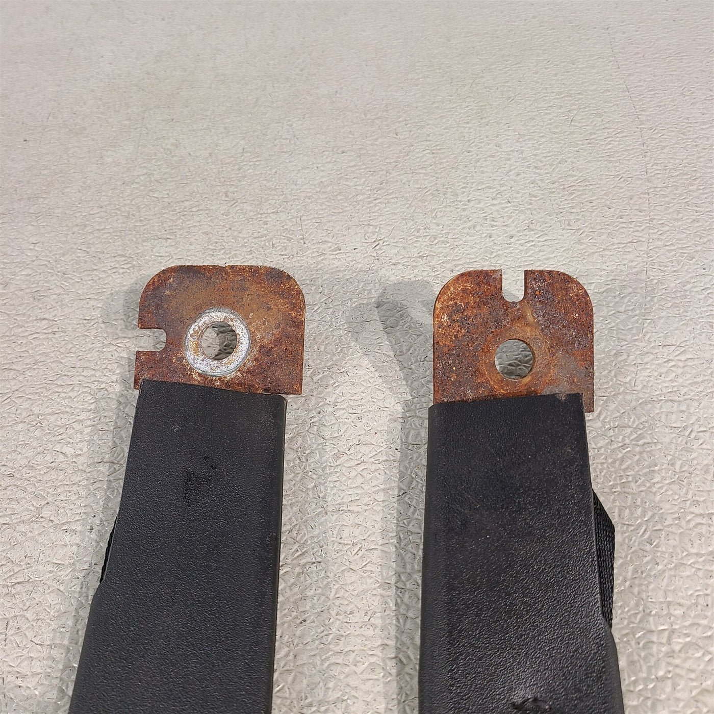 94-95 Ford Mustang Coupe Rear Seat Belt Retractors & Latches Lh Rh Set — AESCORVETTEPARTS